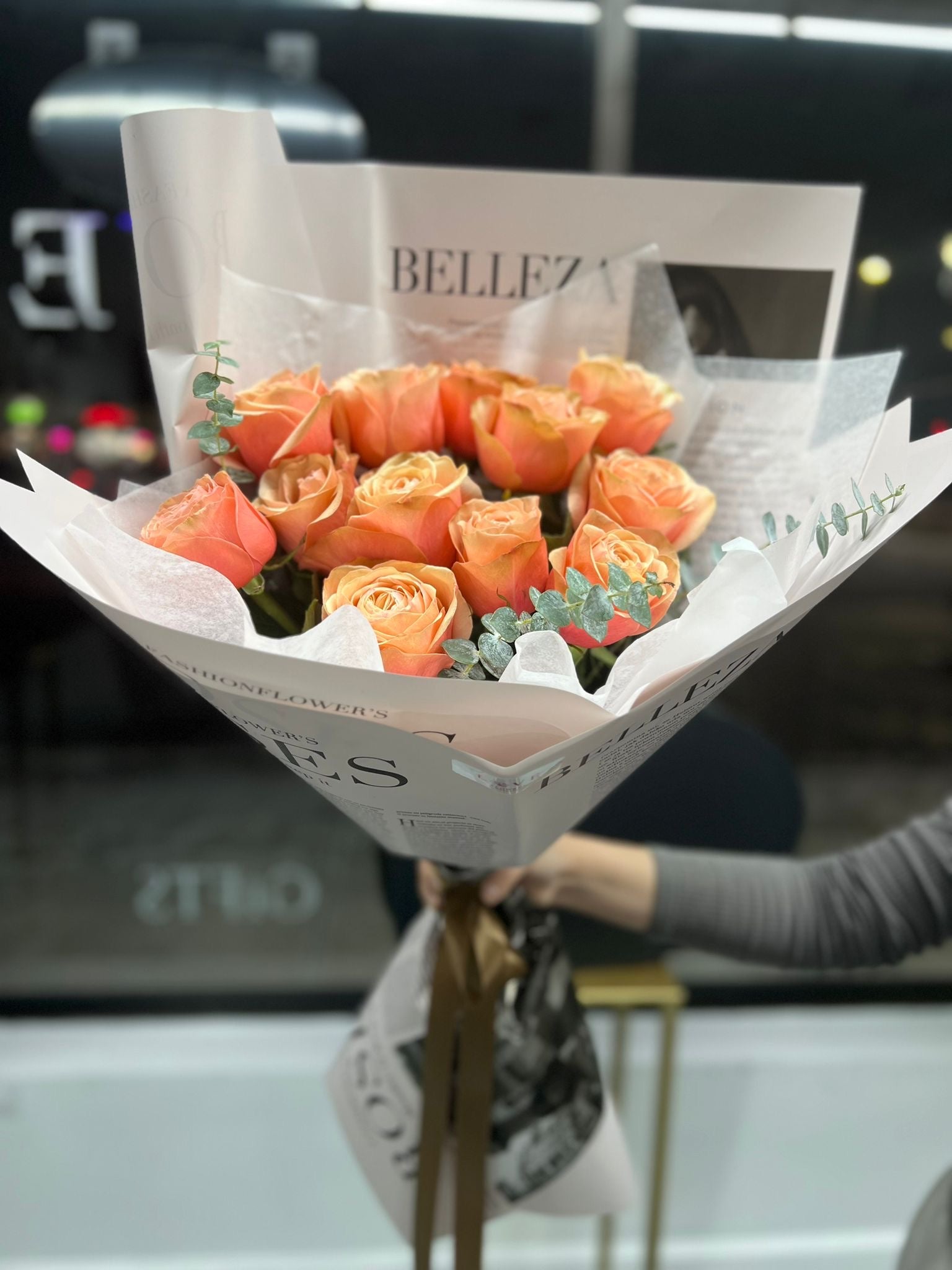 1 Dozen Kahala Roses | Love Flowers